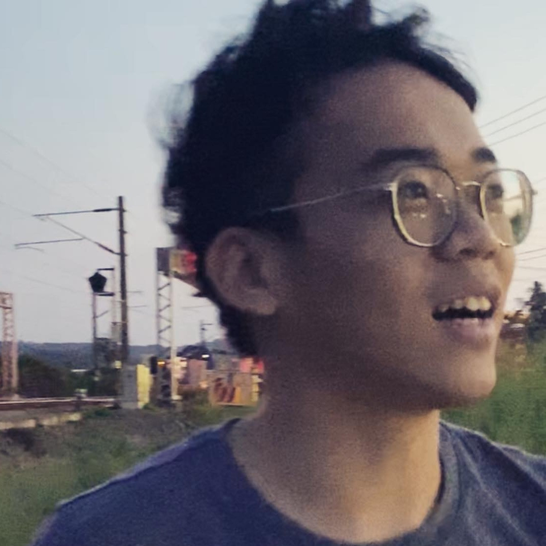 Dukk | Instagram, Facebook | Portaly