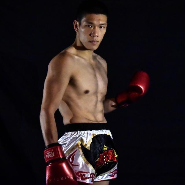 Kriz | Instagram, Facebook, YouTube | Portaly