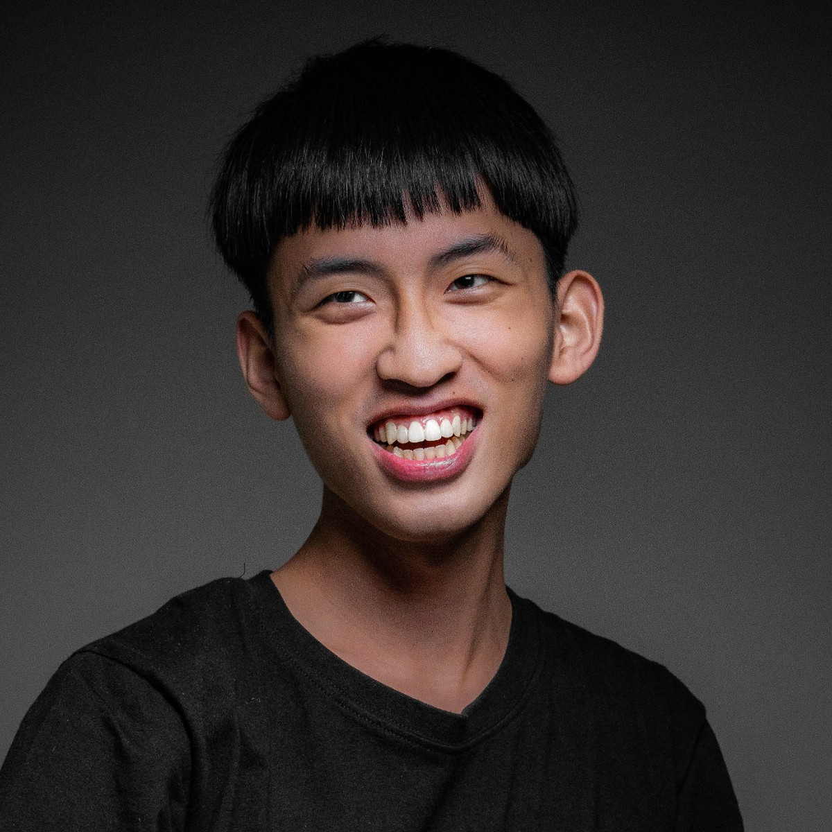 Eric | Instagram, Facebook, YouTube | Portaly