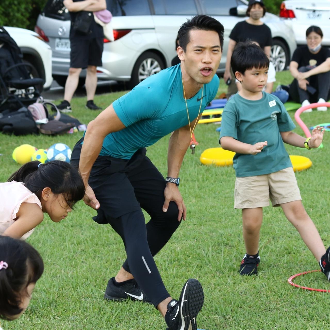 ALEX JAN 簡旭彥 | YouTube, Instagram, Facebook | Portaly