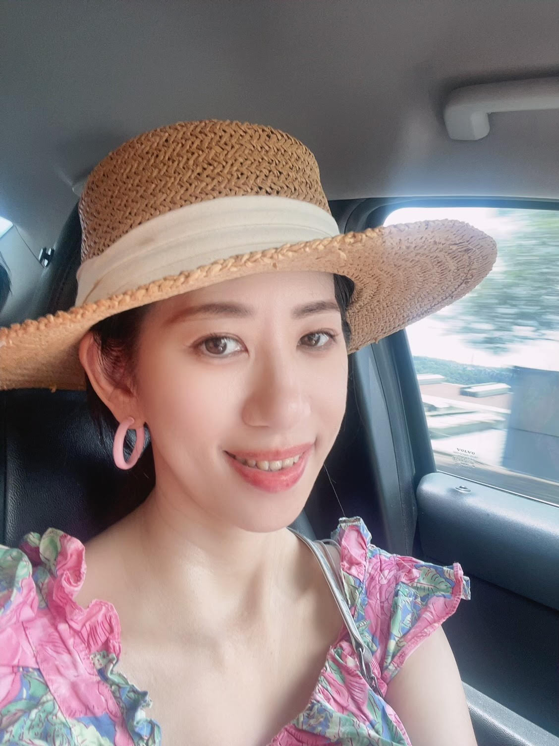 AMY | Instagram, Facebook | Portaly